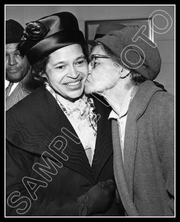 1965 Rosa Parks 8X10 Photo - Mother - 2906 – OUR3DOXIES